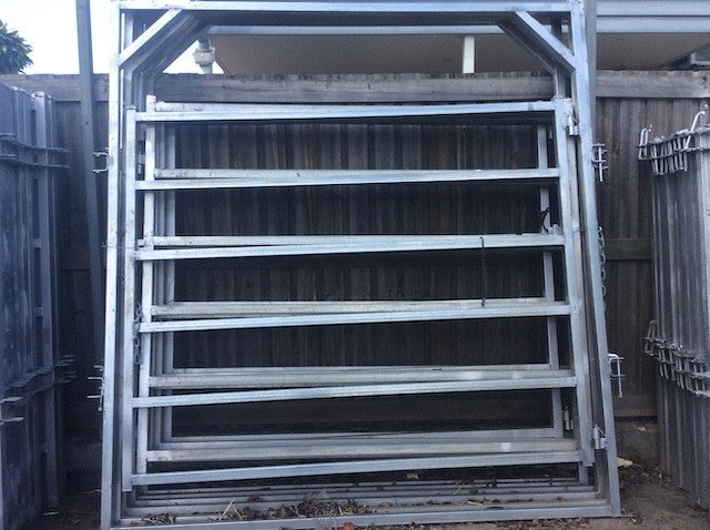 YARD PANEL SWING GATE 115 X 42 OVAL RAIL – Northside Produce Agency